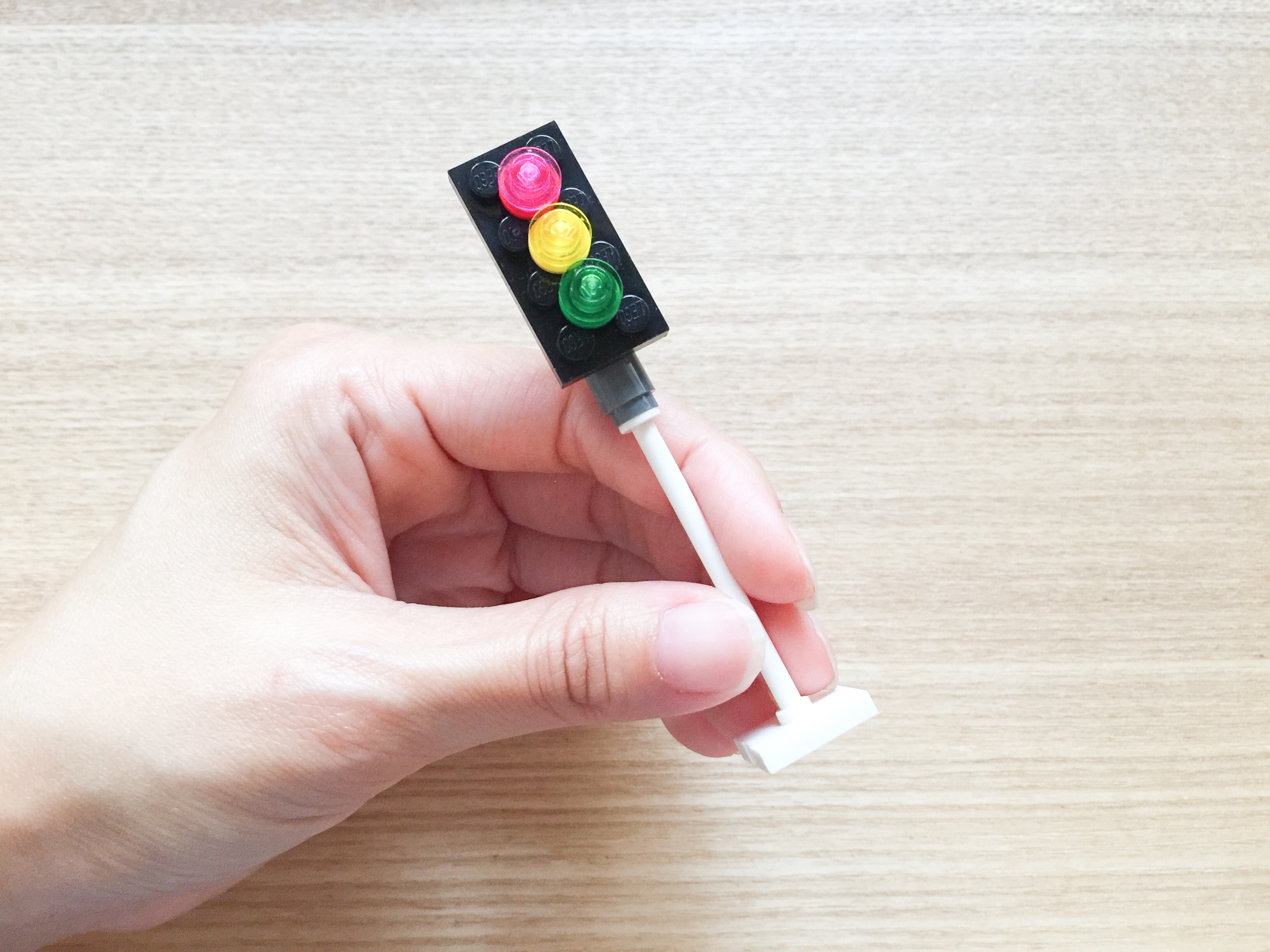 How to Make a Lego Traffic Light with Basic Parts | CORRA LIEW